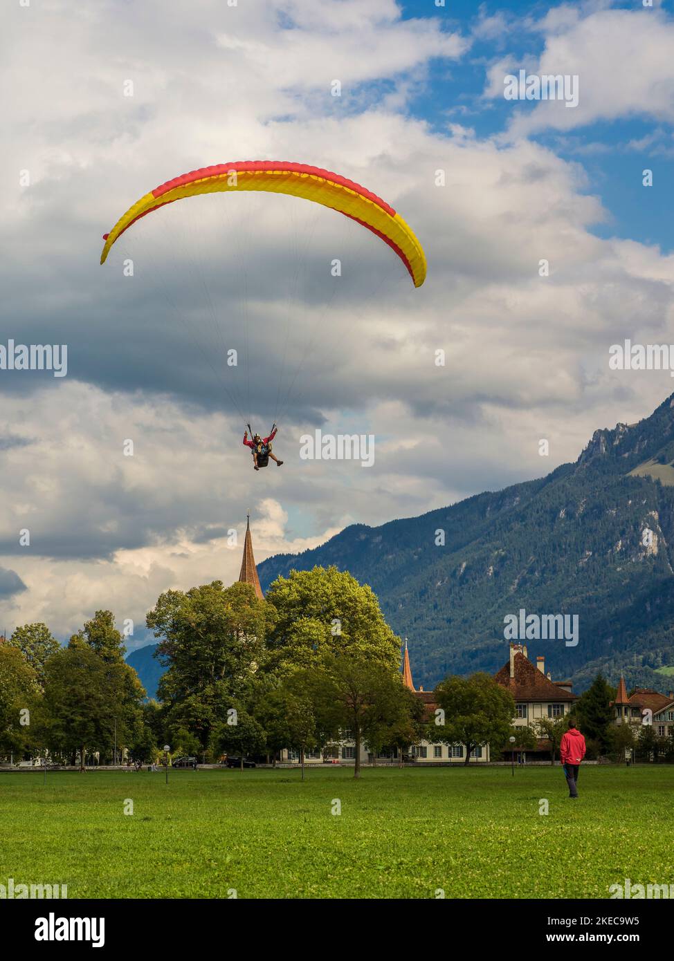 Tandem landing hi-res stock photography and images - Alamy