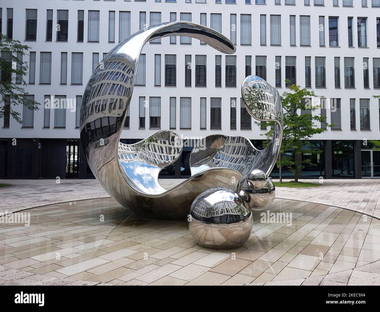 Fountain, large "molecule sculpture", stainless steel sculpture ...