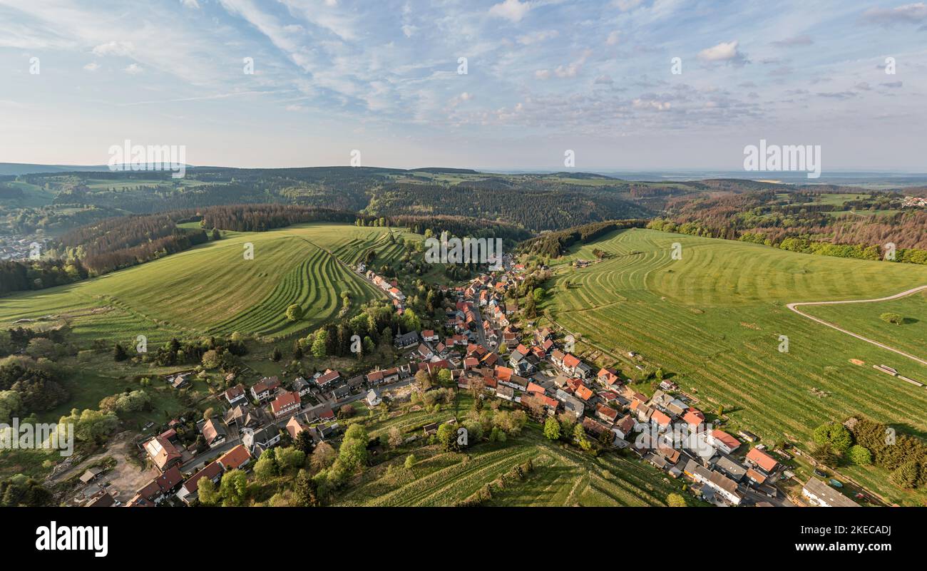 Germany, Thuringia, Masserberg, Heubach, village nestles in two valleys ...