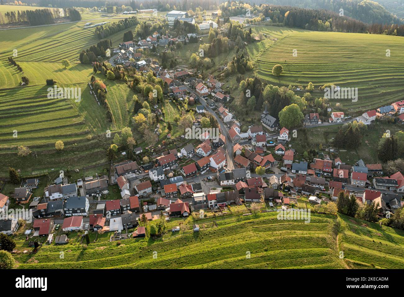 Germany, Thuringia, Masserberg, Heubach, village nestles in two valleys ...