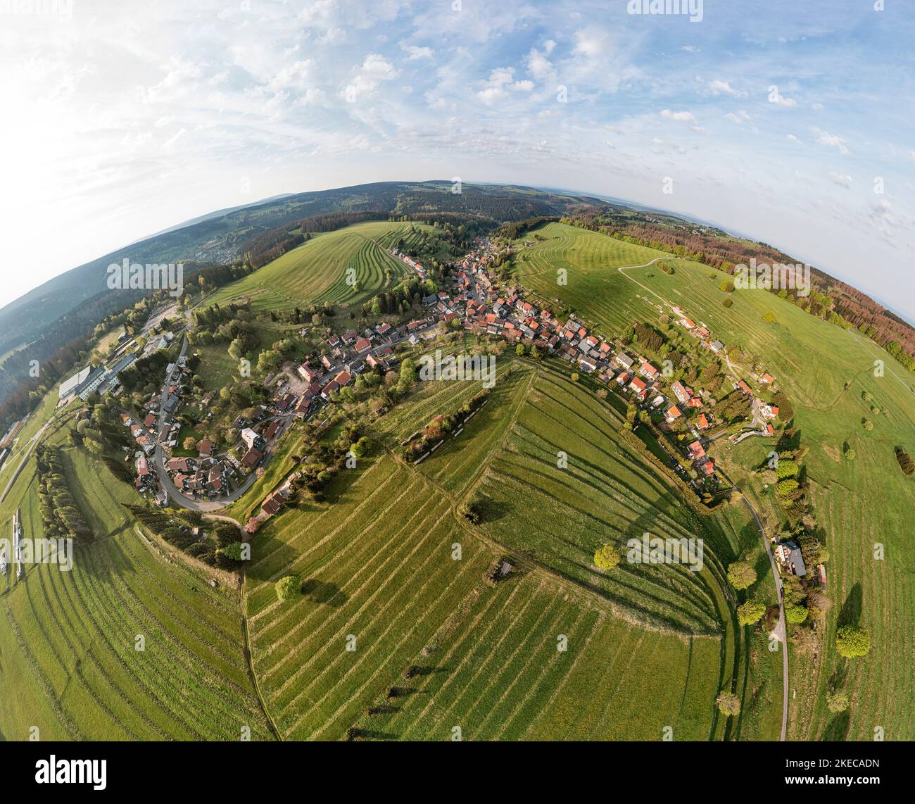 Germany, Thuringia, Masserberg, Heubach, village nestles in two valleys ...