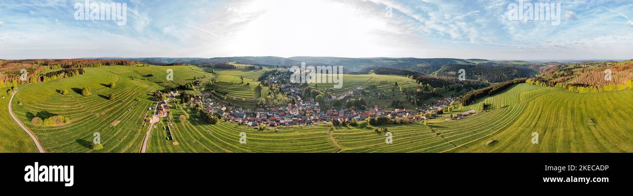 Germany, Thuringia, Masserberg, Heubach, village nestles in two valleys ...