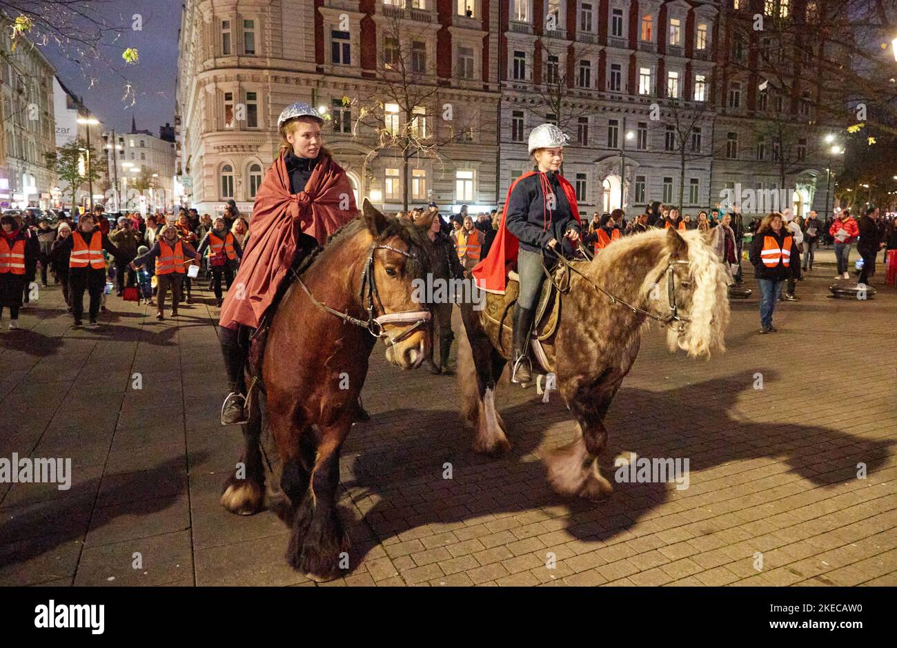Hamburg, Germany. 11th Nov, 2022. The schoolgirls Jenny (r) as "St ...