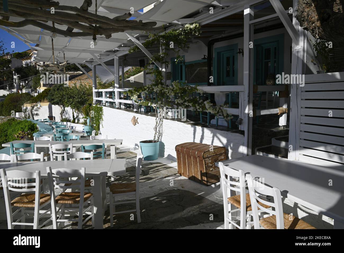 Scenic exterior view of the traditional Greek taverna Steki Tou ...