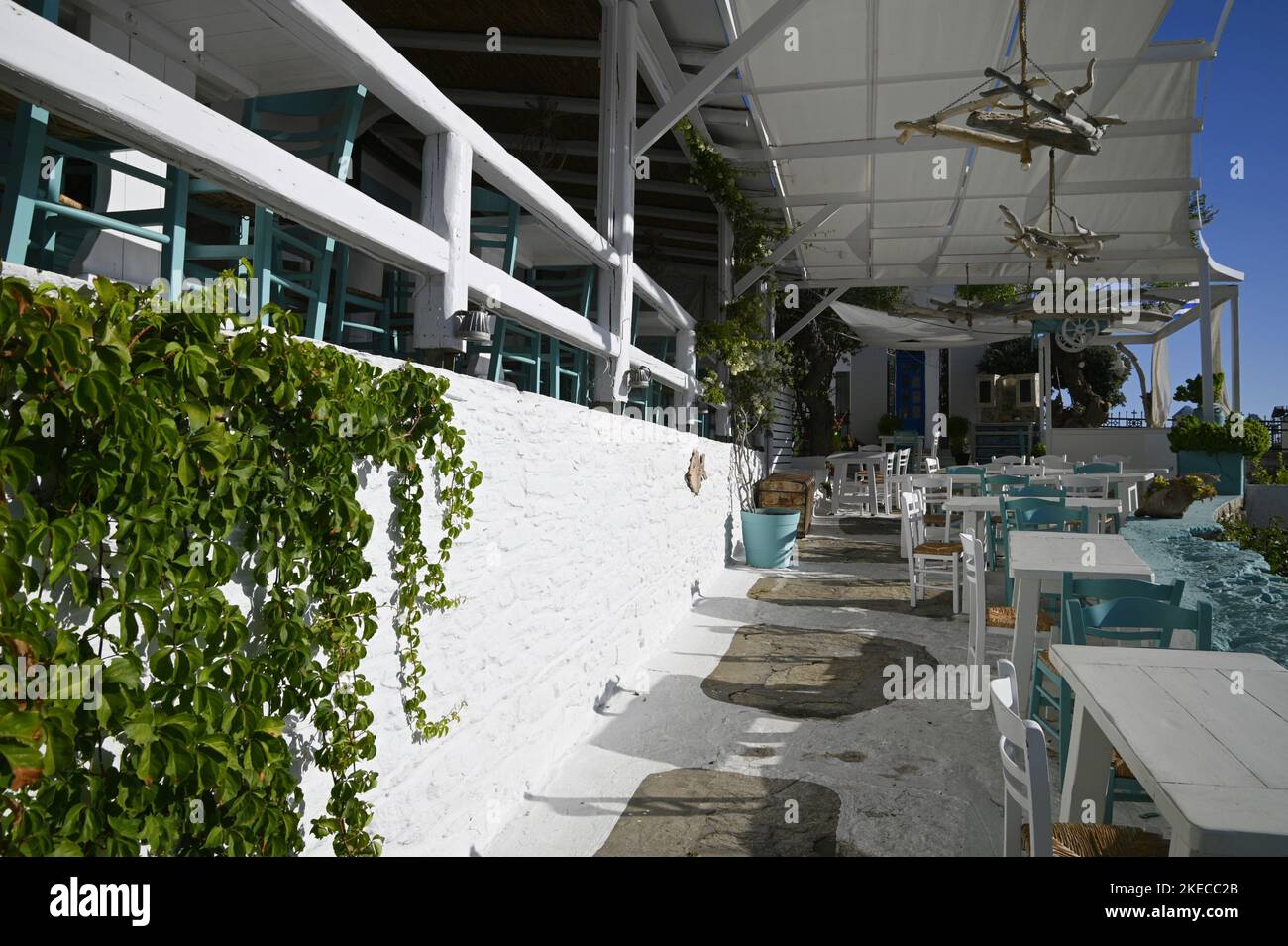 Scenic exterior view of the traditional Greek taverna Steki Tou ...