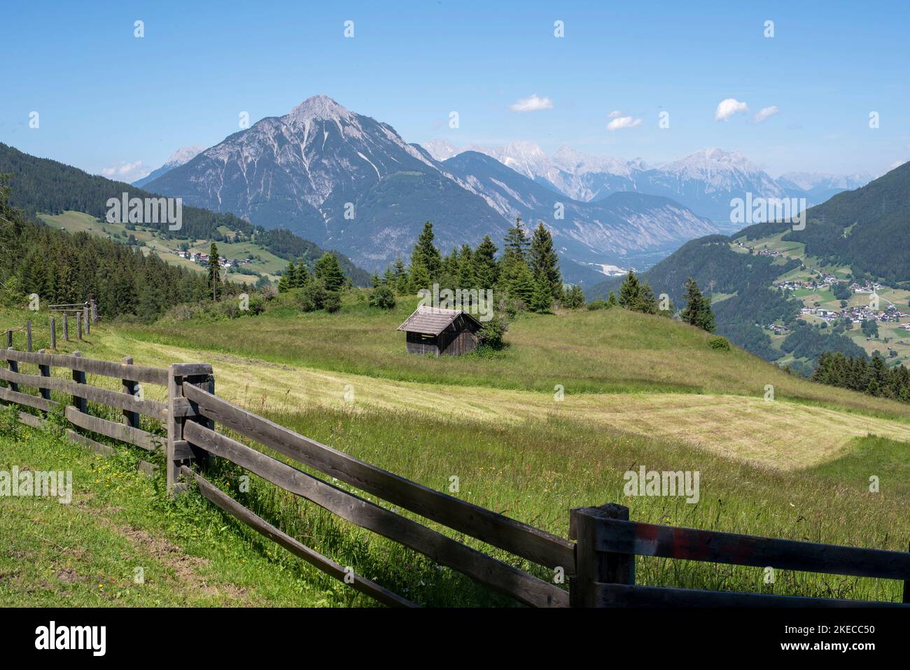 Long alpine descent hi-res stock photography and images - Alamy
