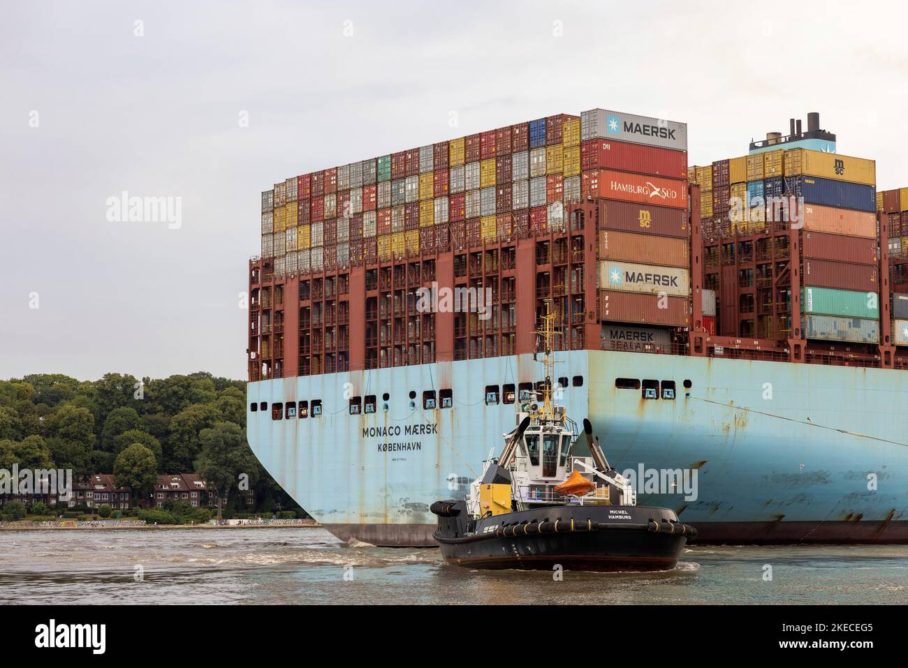 The container ship Monaco Maersk entering the port of Hamburg Stock ...