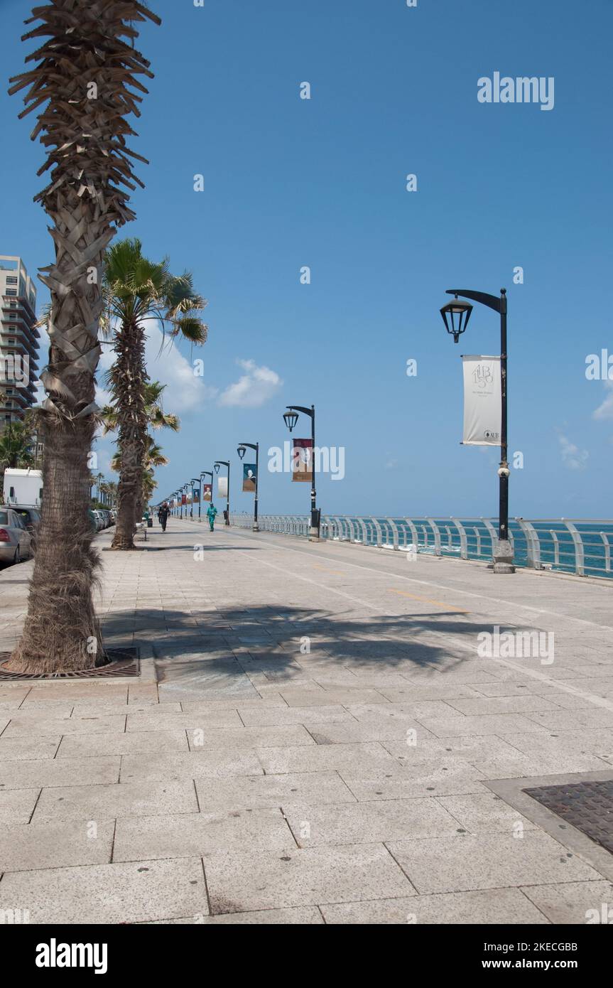 Pathway promenade hi-res stock photography and images - Alamy