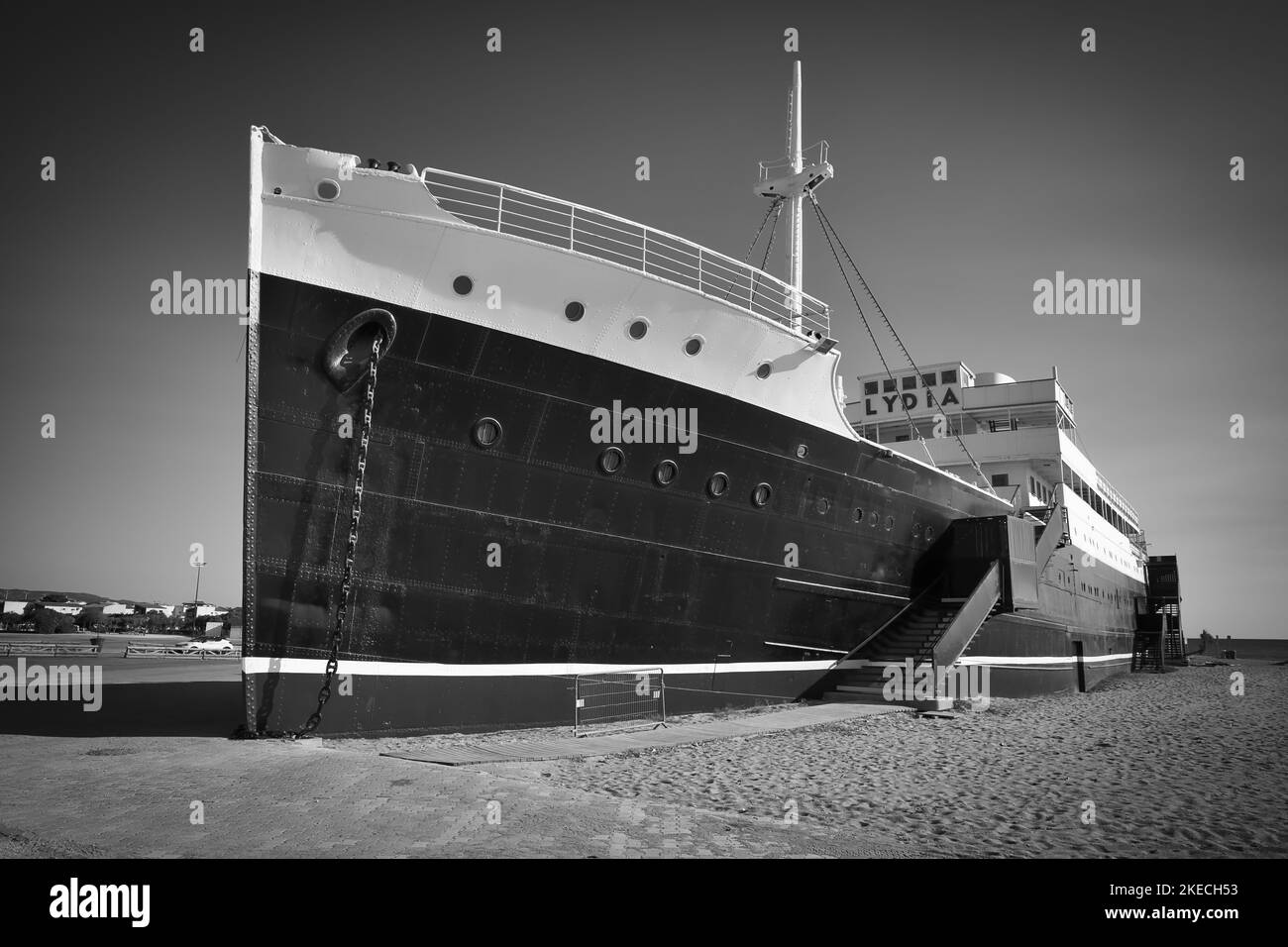 Old beched ship at Le Bacares Stock Photo - Alamy