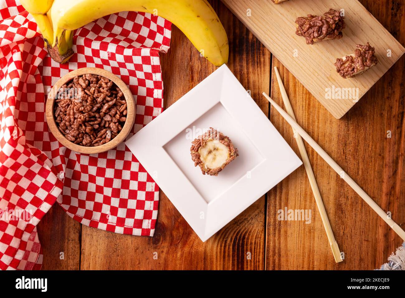 Banana sushi sweet rolls with caramel, peanut butter and chocolate ...