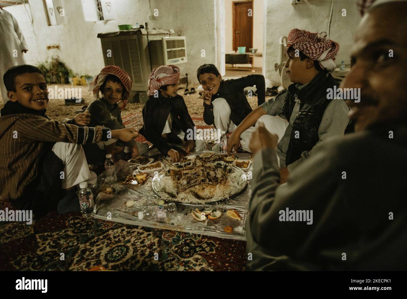 Saudi arabia meal hi-res stock photography and images - Alamy