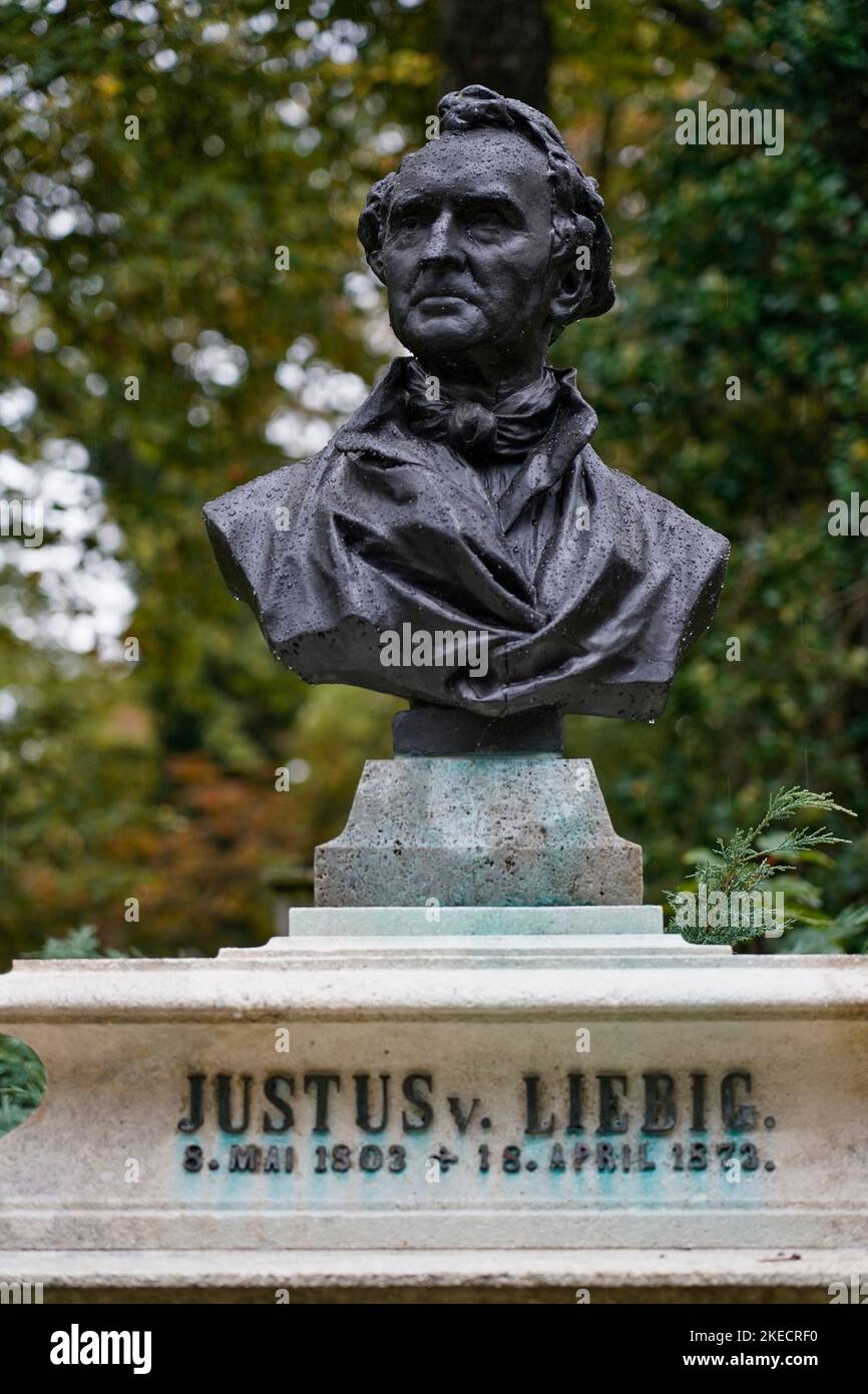Germany, Bavaria, Munich, Alter Südfriedhof, historical gravestone ...
