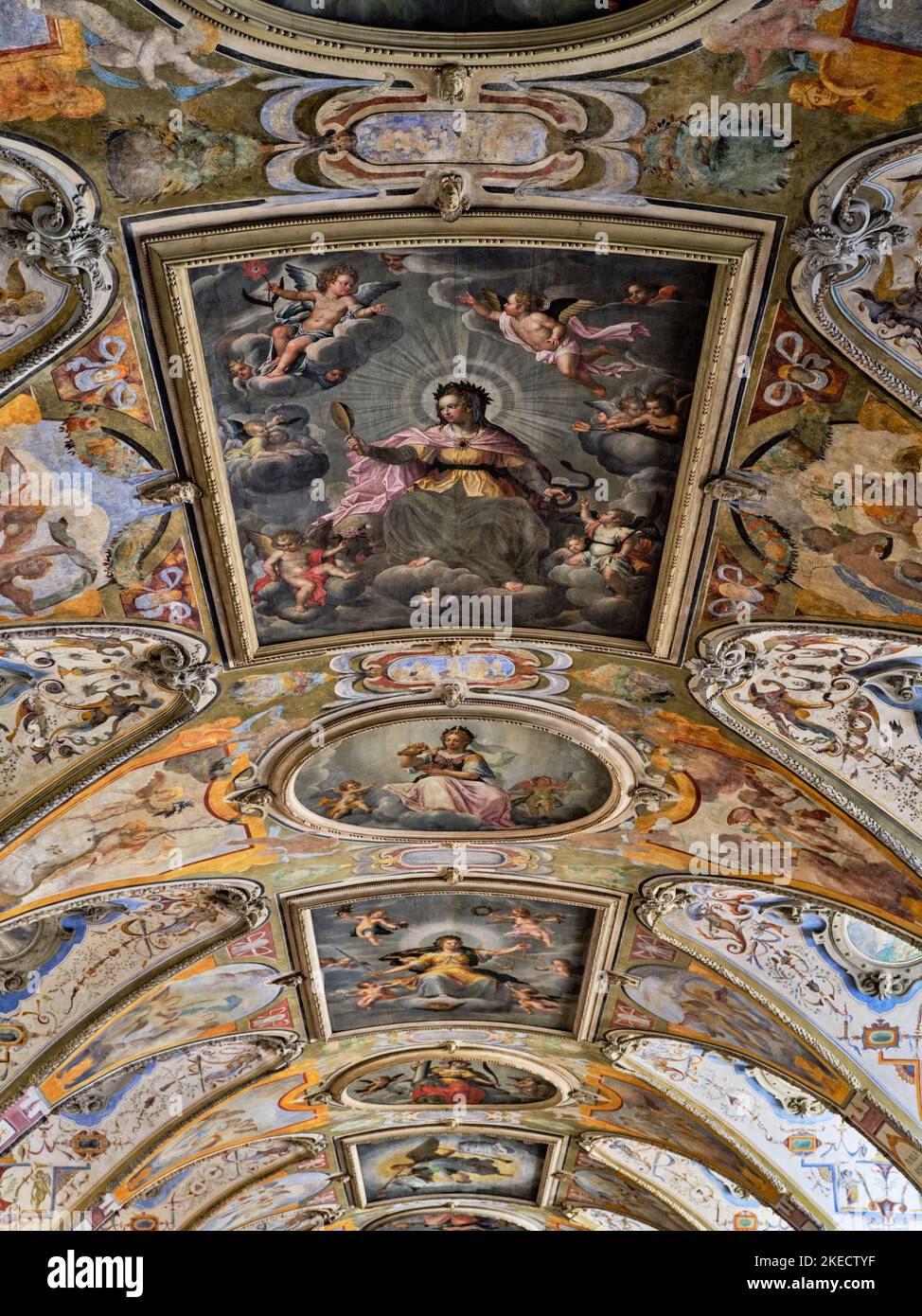 Antiquarium, largest Renaissance hall north of the Alps in the Munich ...