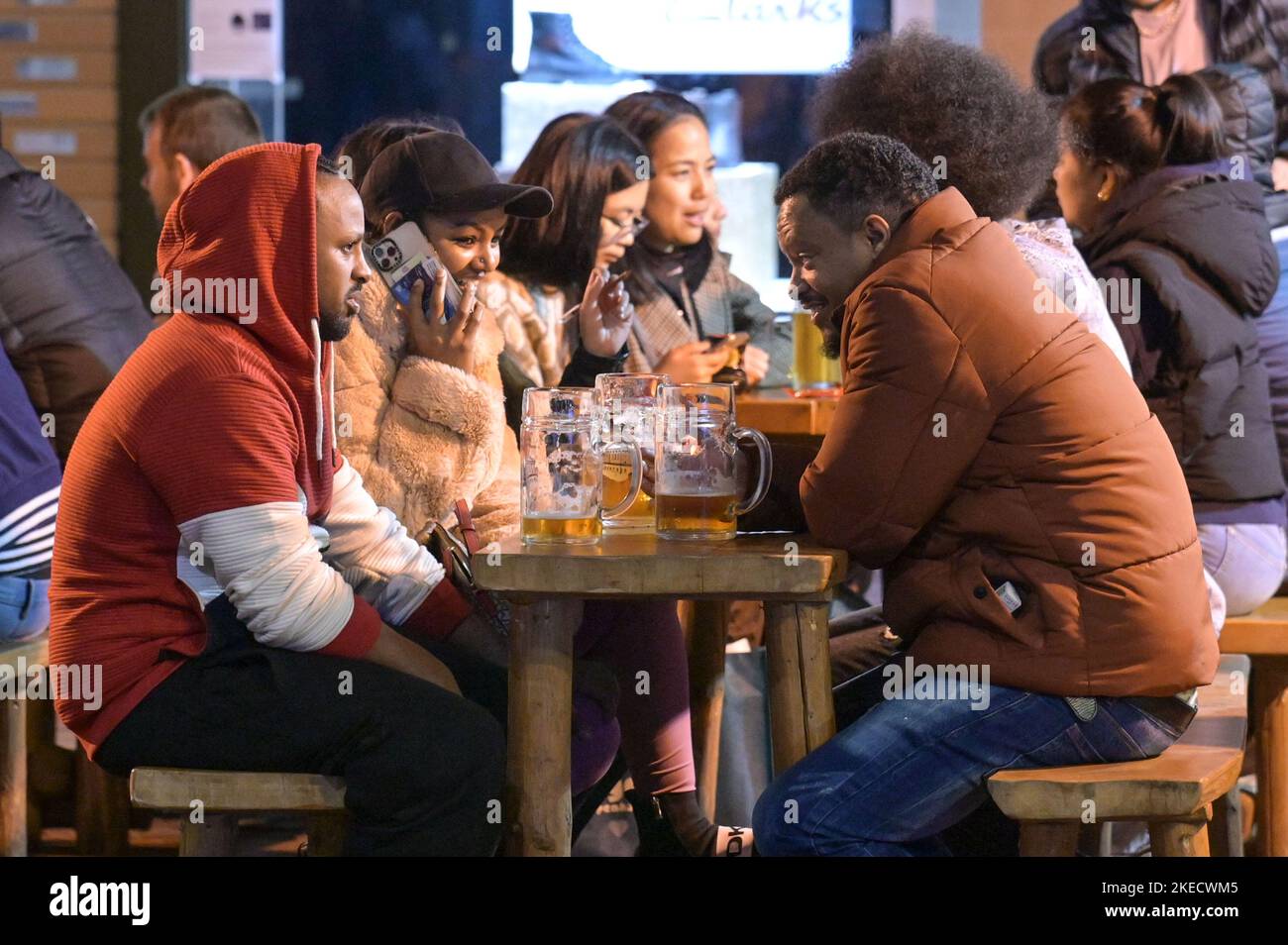 New Street, Birmingham, November 11th 2022. - Revellers enjoy a German ...
