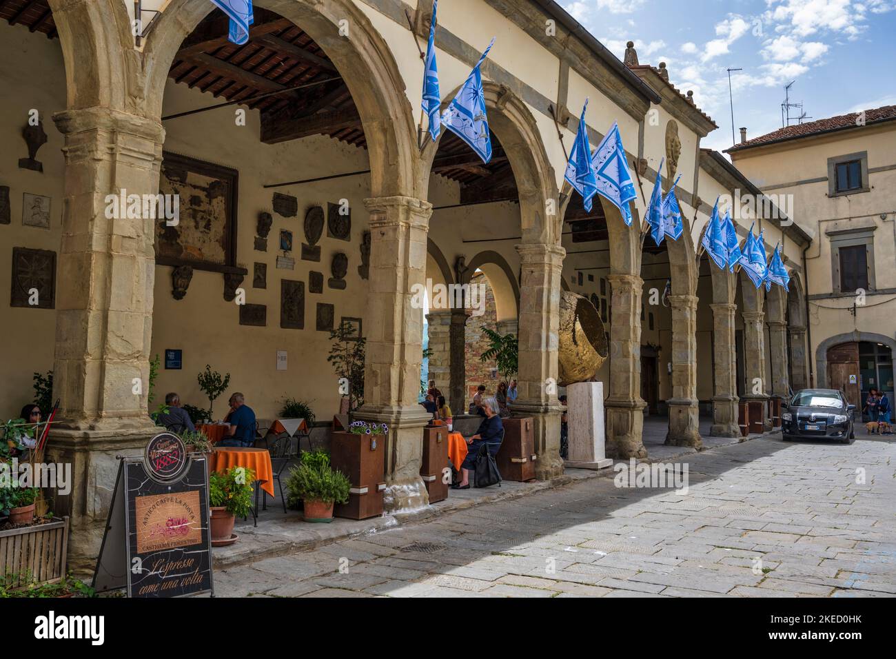 Medieval arched loggia (Logge Vasariane) on Piazza del Municipio in the ...
