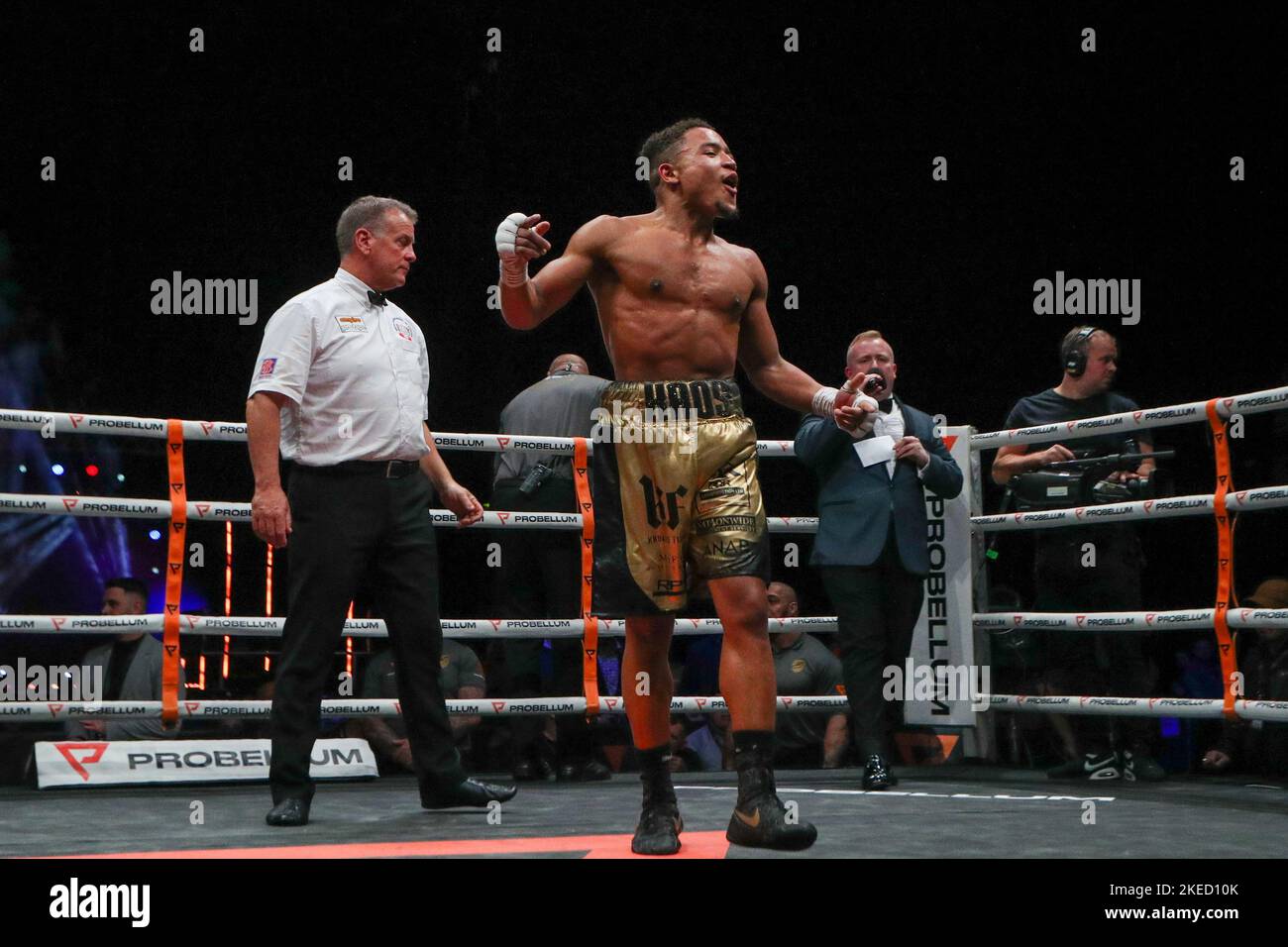 Sheffield, UK. 11th Nov, 2022. Marcel Braithwaite defeats Thomas ...