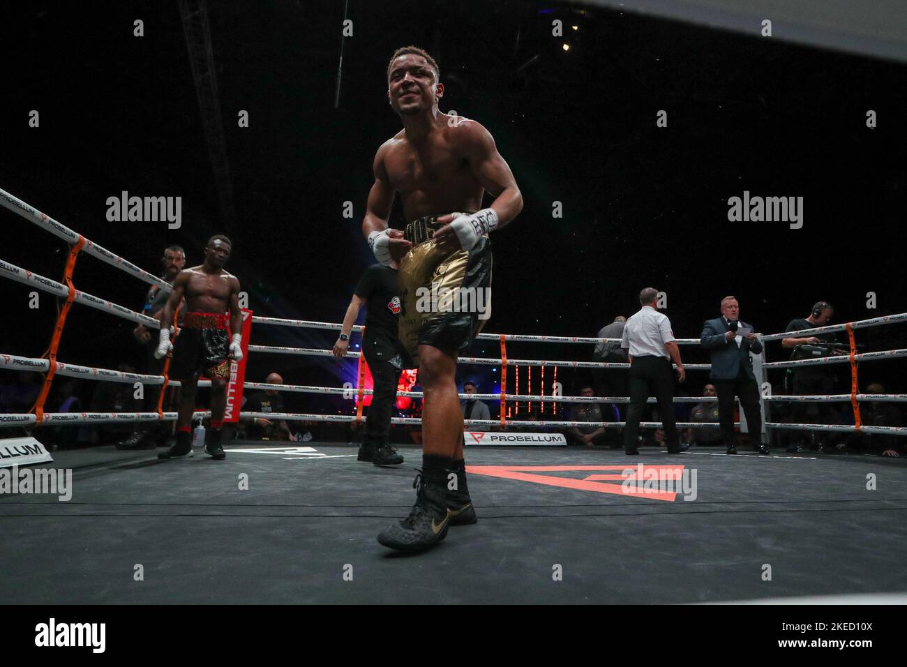 Sheffield, UK. 11th Nov, 2022. Marcel Braithwaite defeats Thomas ...