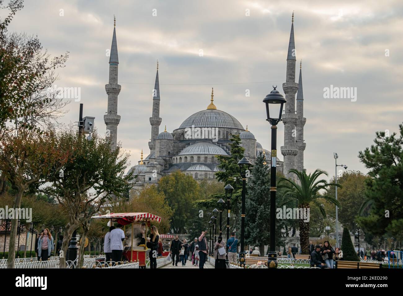 Istanbul traditional houses hi-res stock photography and images - Alamy