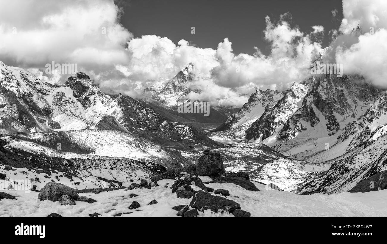 Panorama of Himalayan mountains on way to Everest, Nepal Stock Photo ...