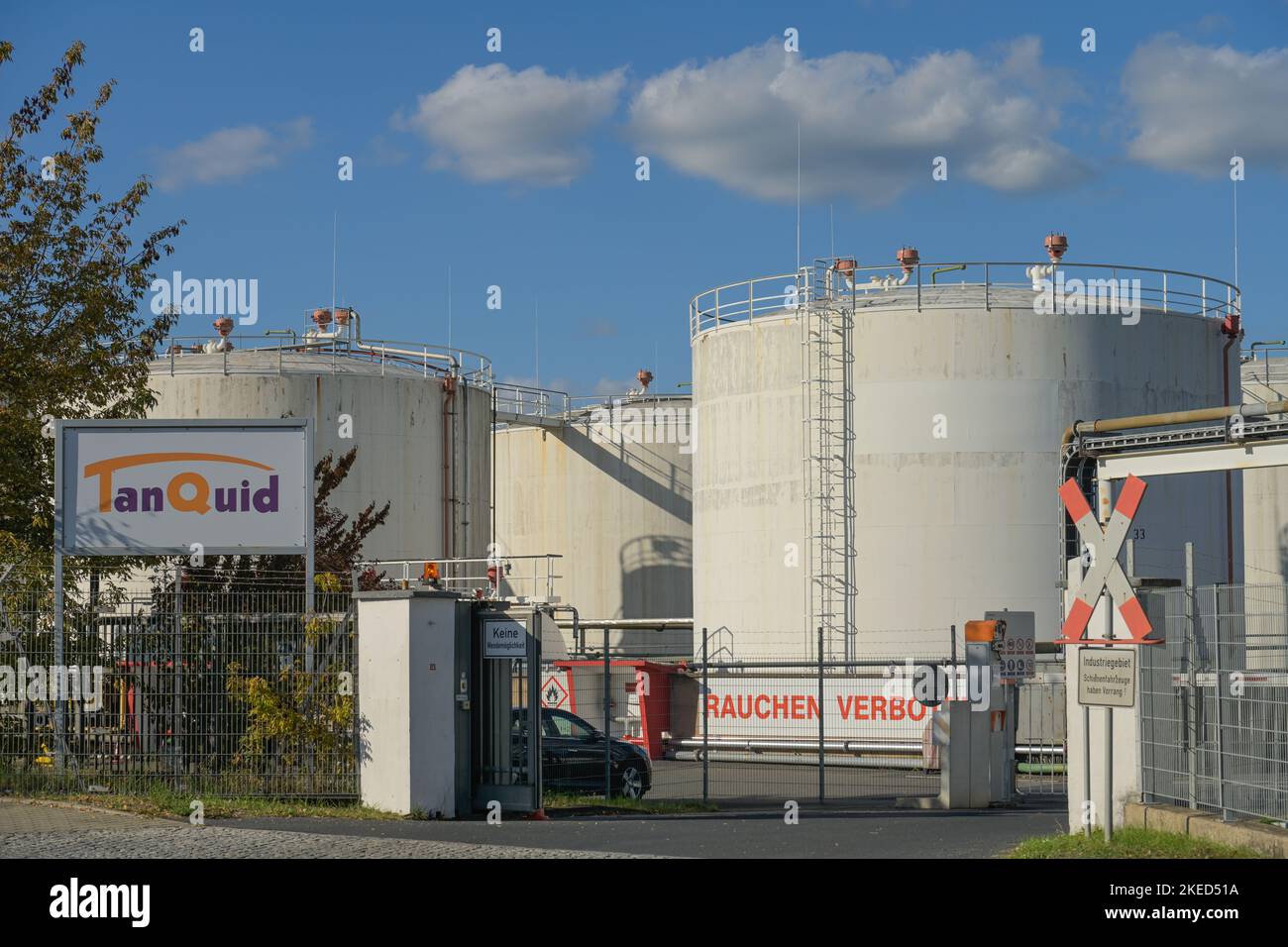 Tanklager hi-res stock photography and images - Alamy