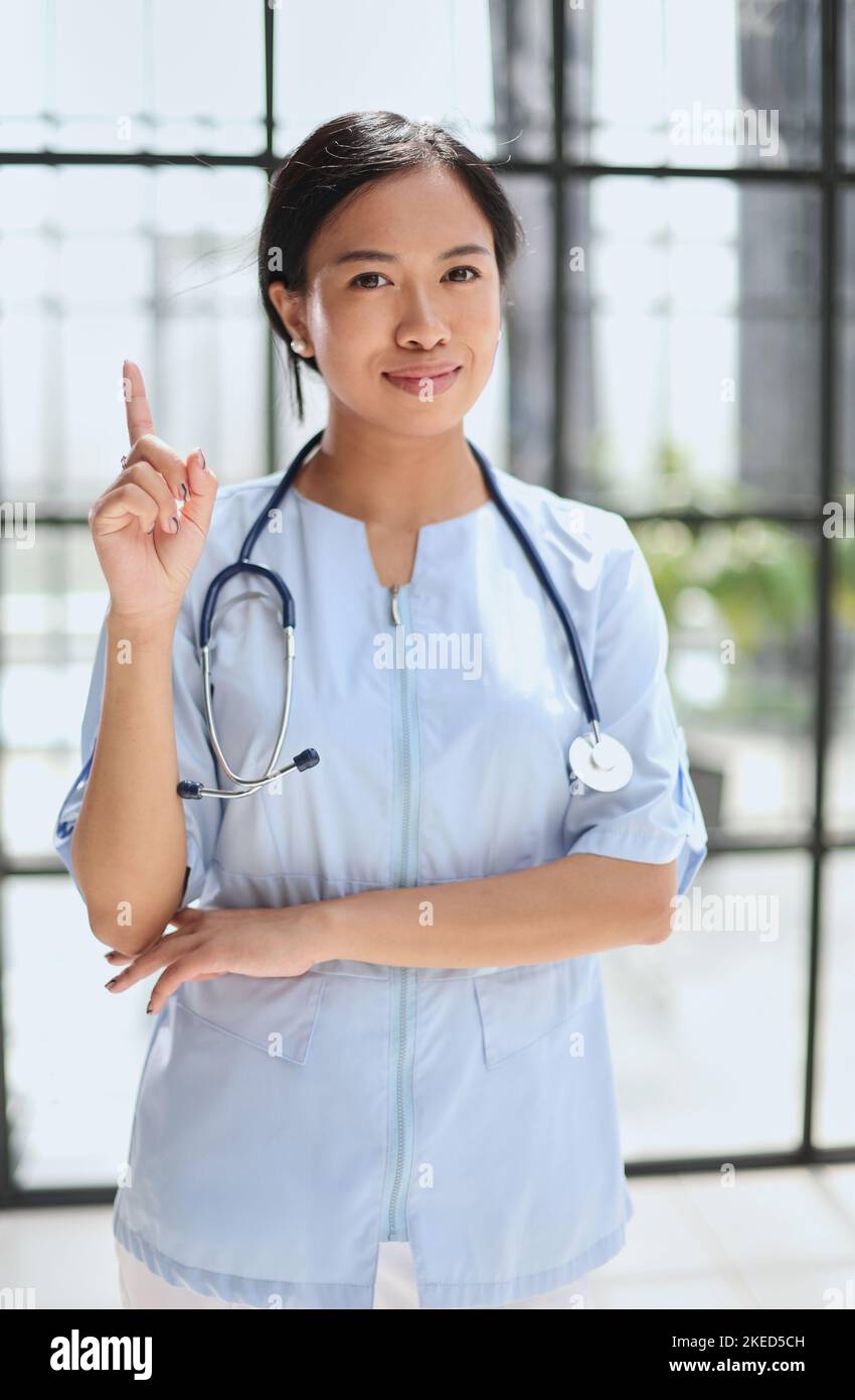 Portrait asian woman pharmacist hi-res stock photography and images - Alamy