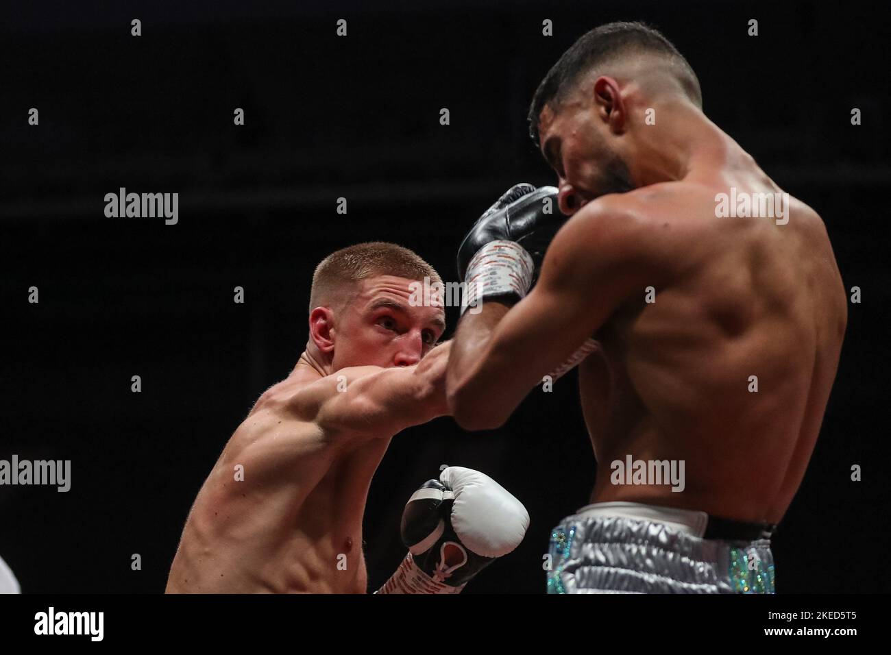 Sheffield, UK. 11th Nov, 2022. Jack Bateson lands a jab in the Jack ...