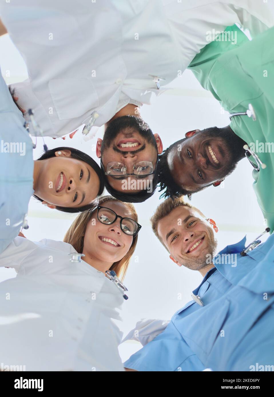 Multinational teamwork hi-res stock photography and images - Alamy