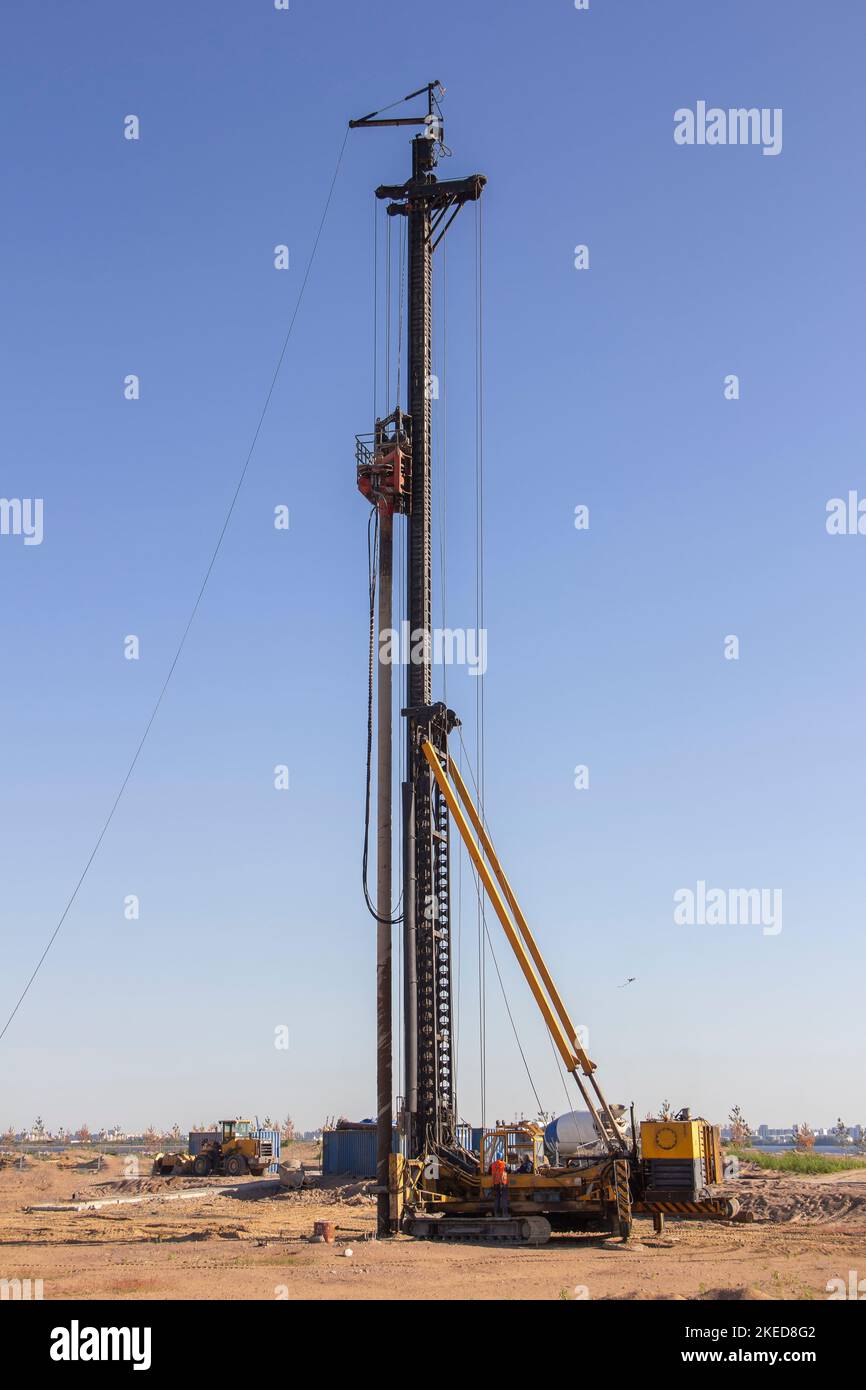 Hydraulic drilling rig for Installing bored piles on the construction ...
