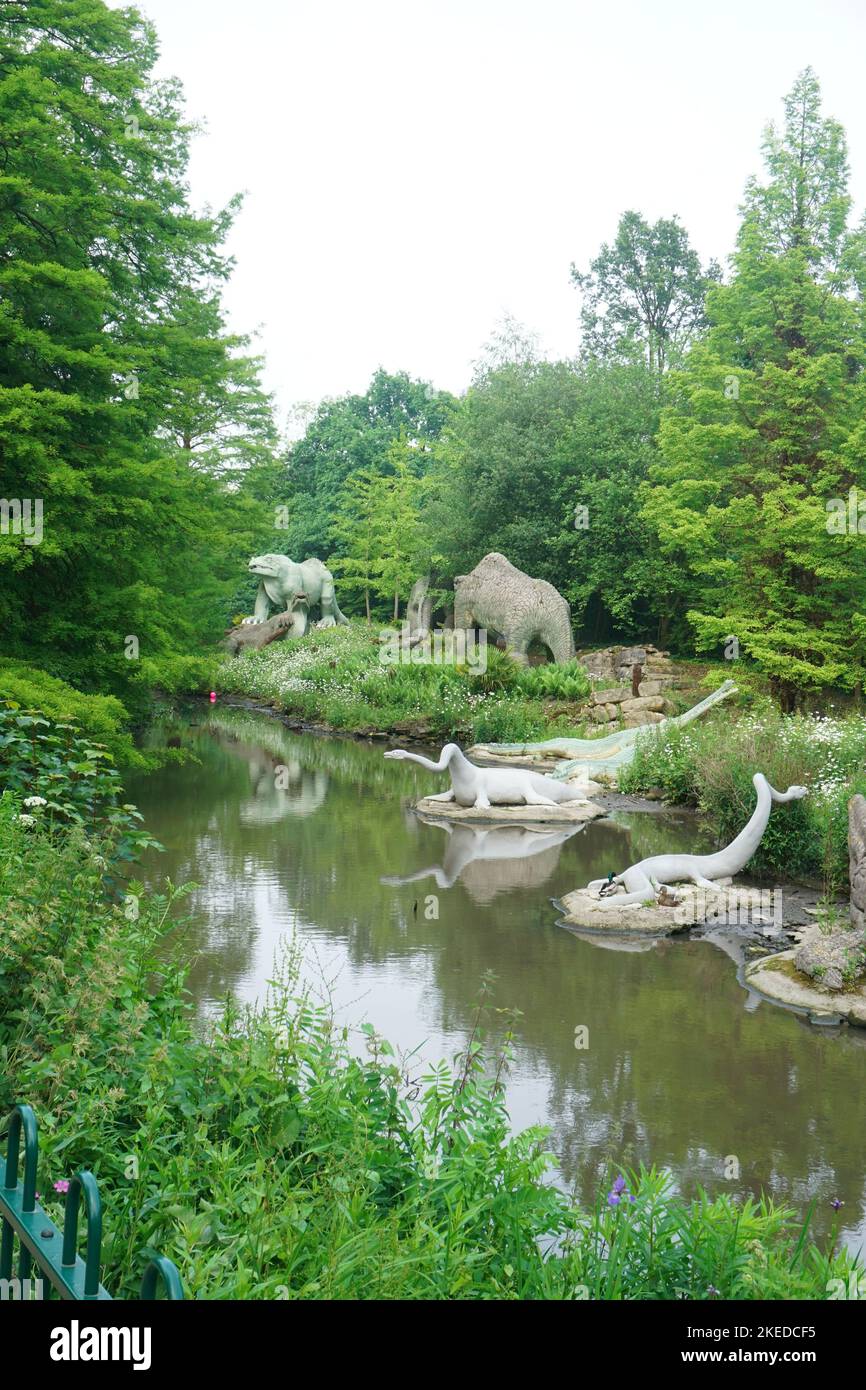 Sculptures of dinosaurs and other extinct animals near the river Effra ...