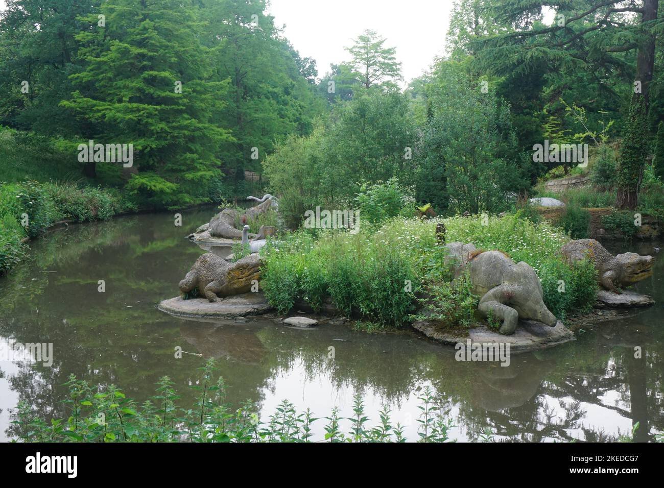 Sculptures of dinosaurs and other extinct animals near the river Effra ...