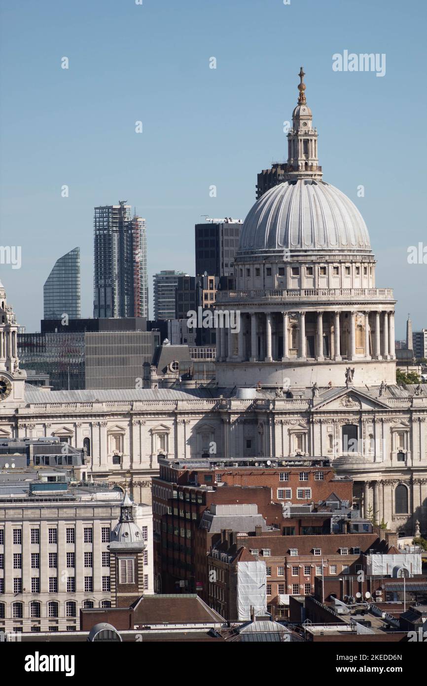 A vertical shot of view of London city with St. Paul's Cathedral at ...