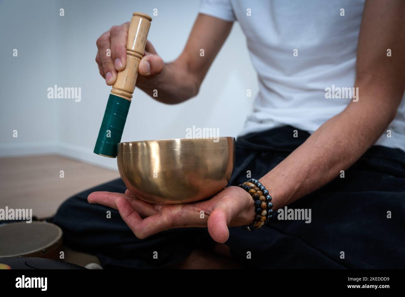 Tibetan chanting hi-res stock photography and images - Alamy