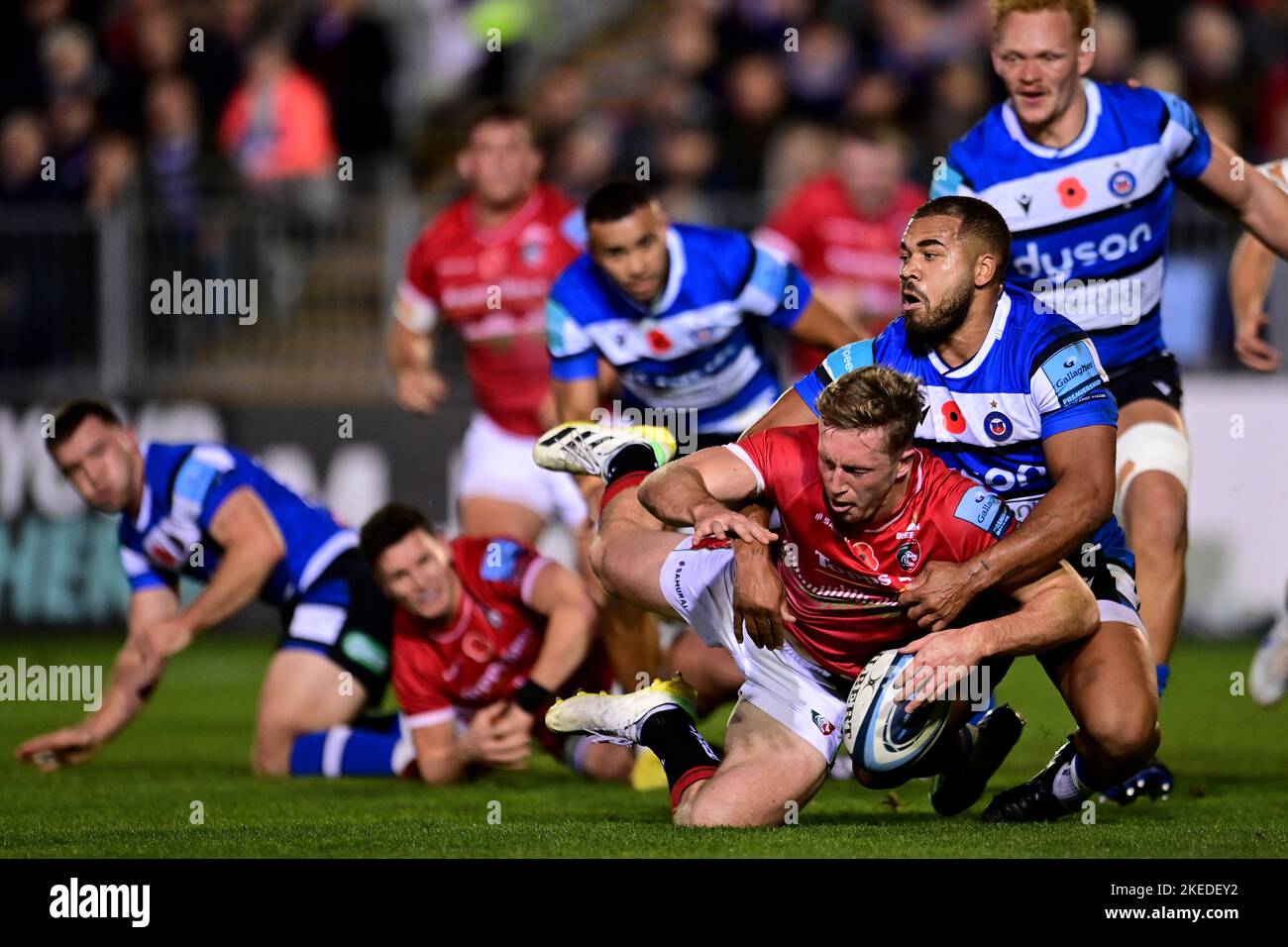 Bath, Somerset, UK. 11th Nov 2022. Harry Potter of Leicester Tigers is ...