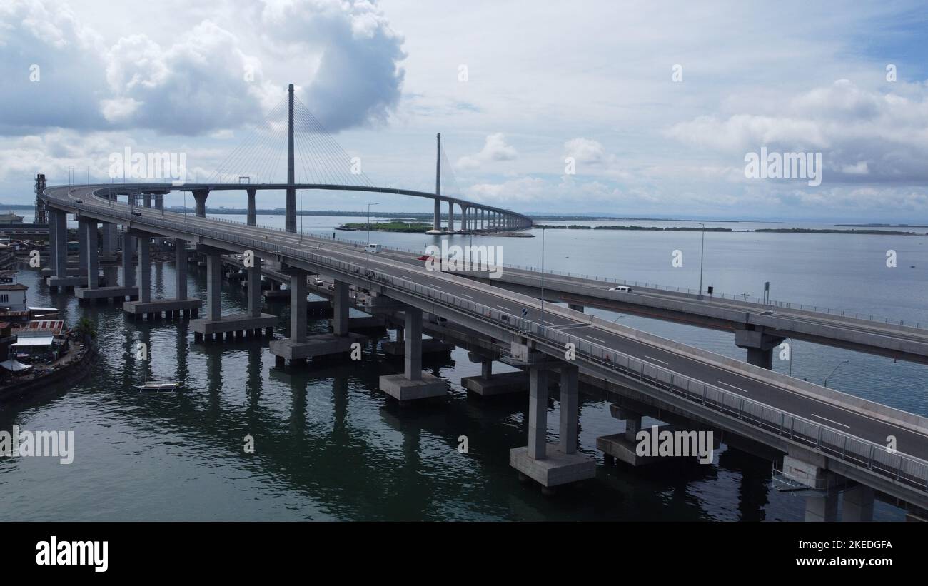 An aerial view of the CCLEX cebu-cordova bridge Stock Photo - Alamy