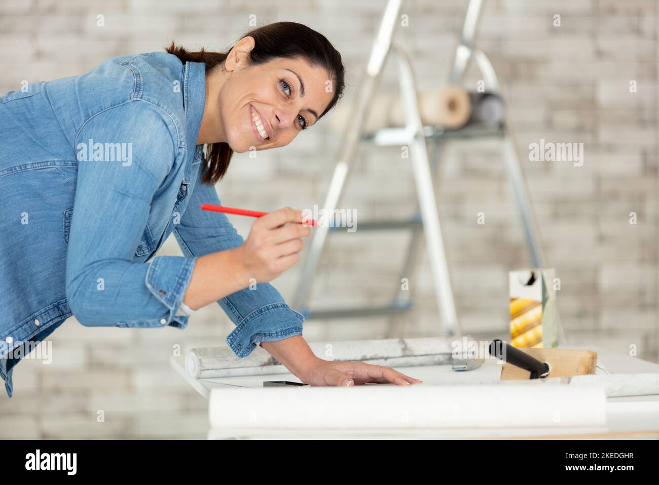 Tinkering hi-res stock photography and images - Alamy