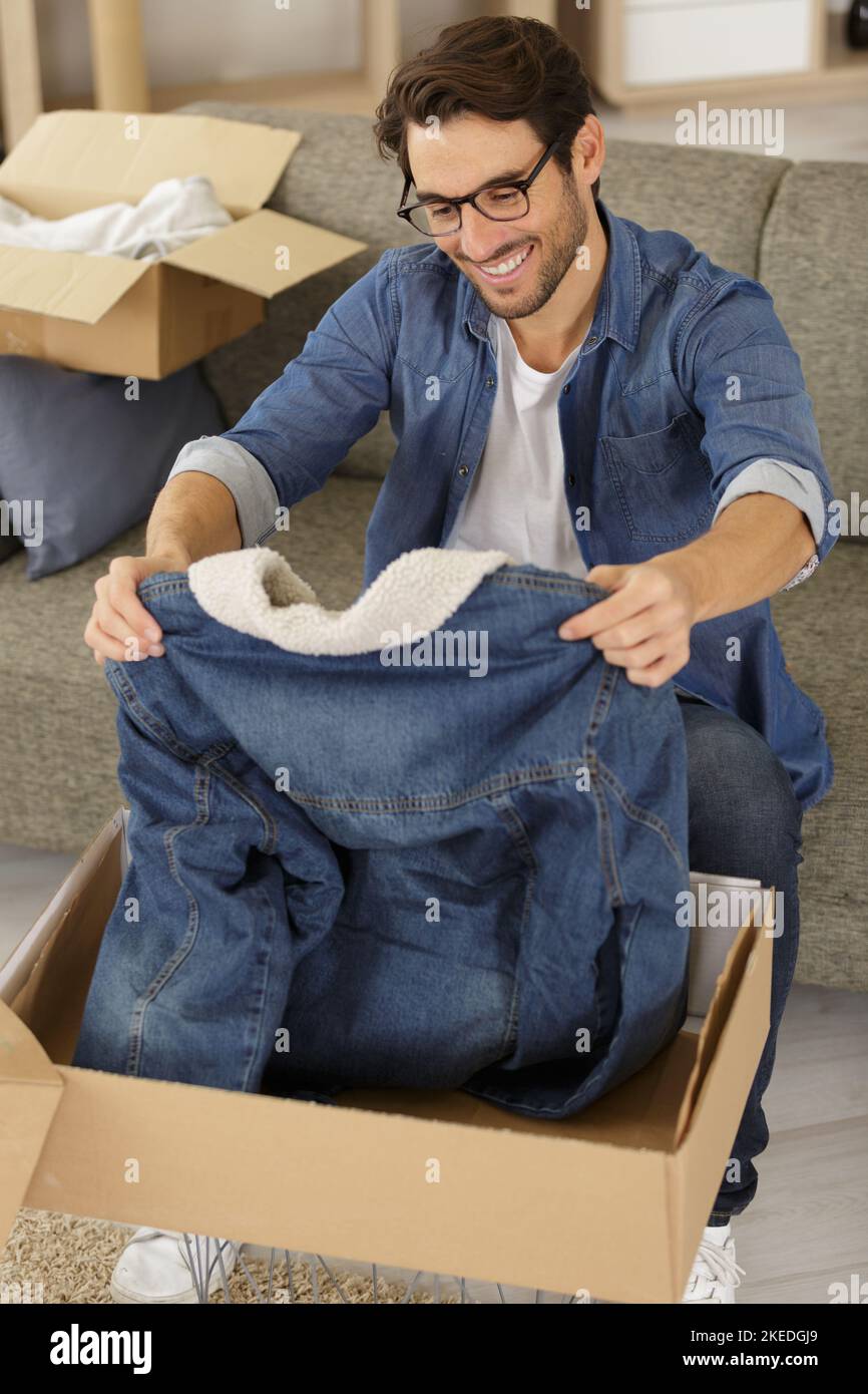 man receiving empty parcel with stolen goods Stock Photo - Alamy