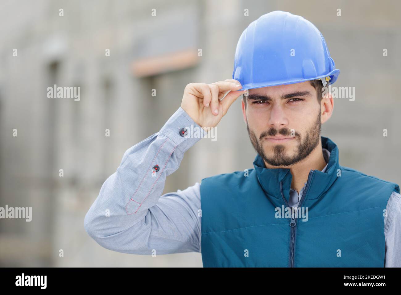 Bearded man electrician repair hi-res stock photography and images - Alamy