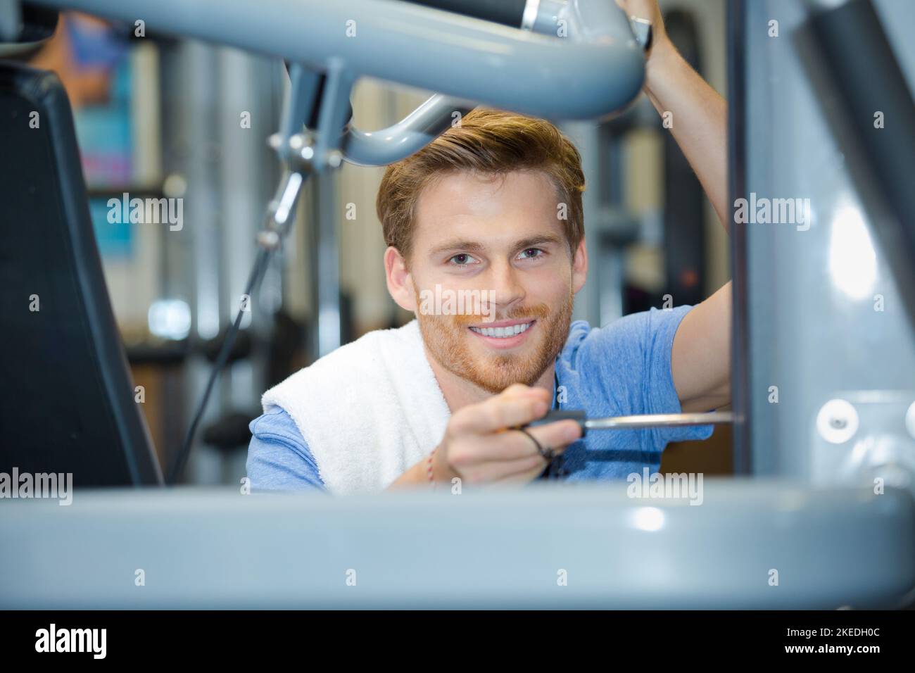 Athlete fixing hi-res stock photography and images - Alamy
