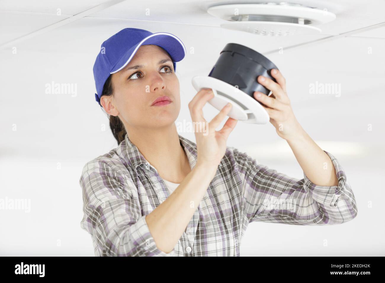 Installing vent hi-res stock photography and images - Alamy