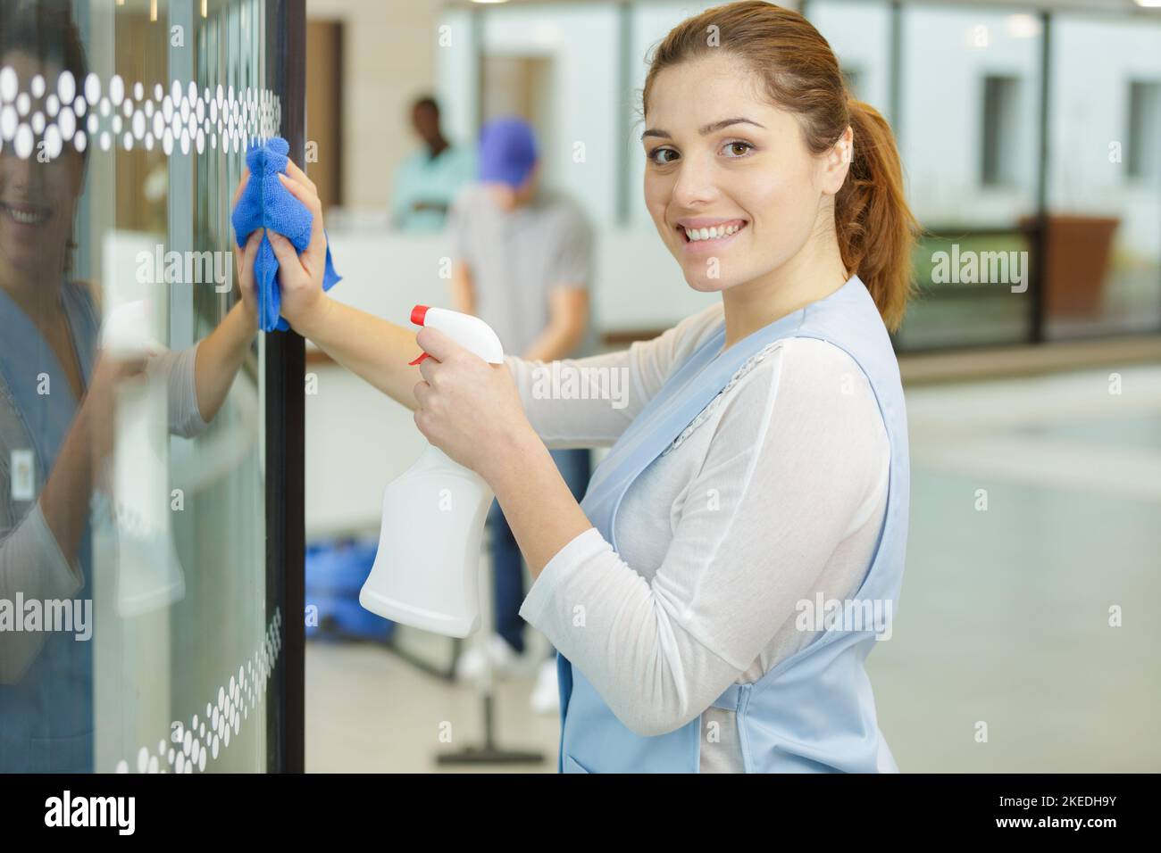 Hospital cleaner hi-res stock photography and images - Alamy