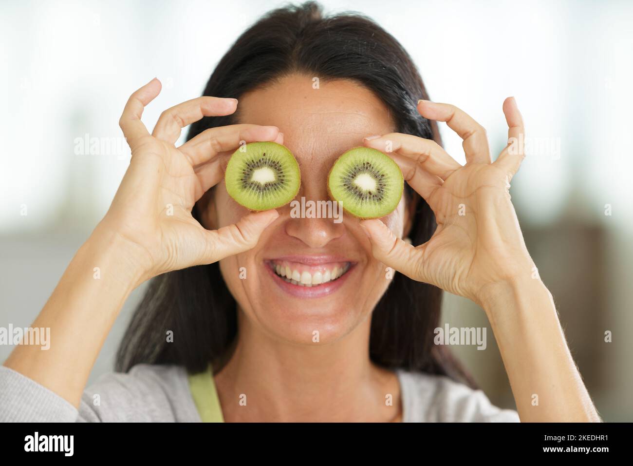 Kiwi eyes hi-res stock photography and images - Alamy