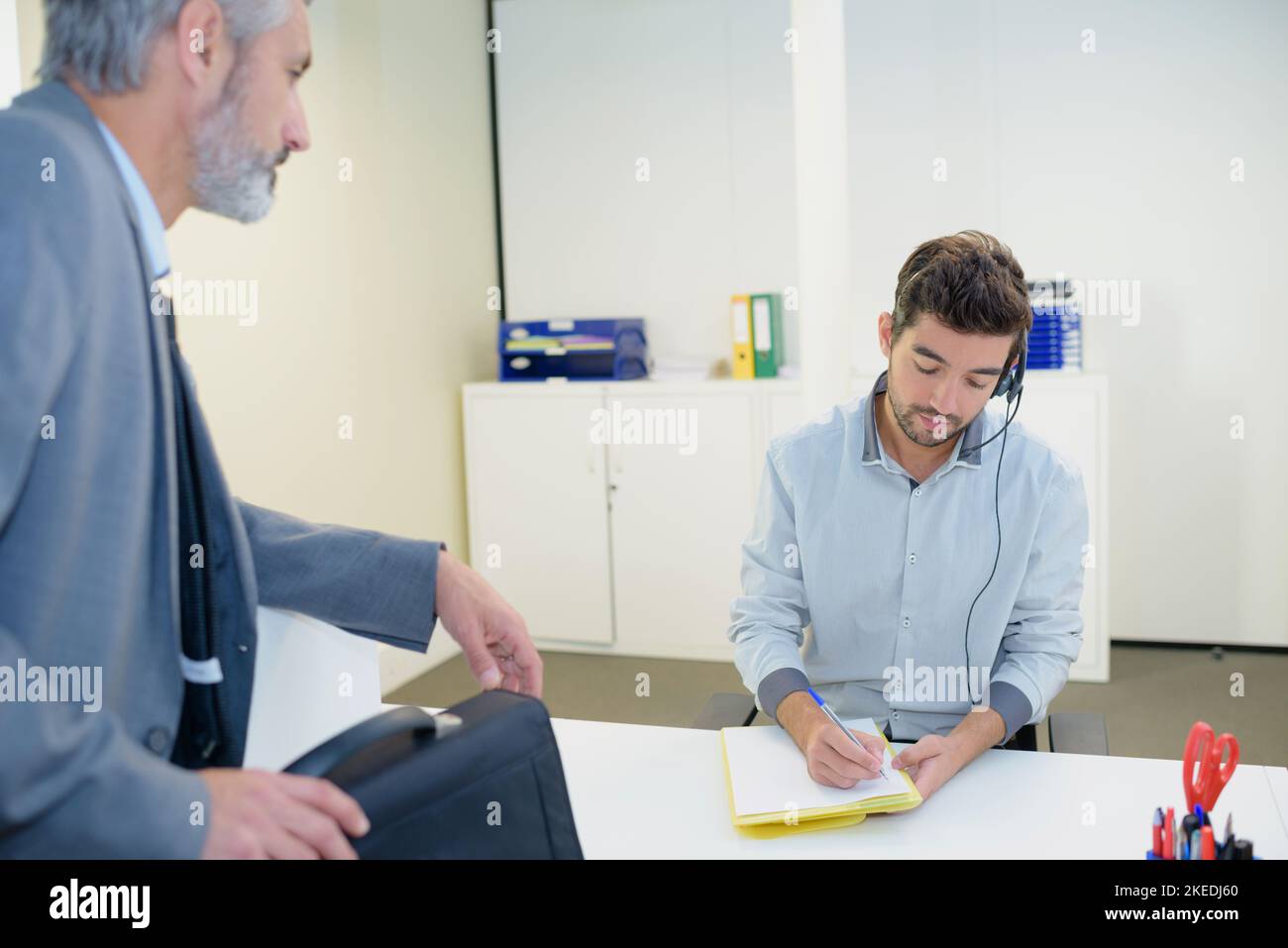 Headset order hi-res stock photography and images - Alamy