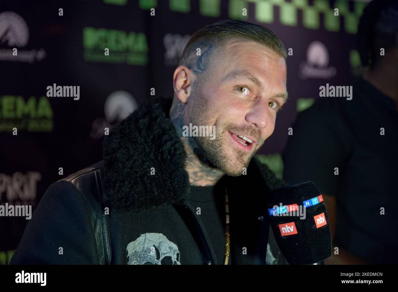 Duesseldorf, Germany. 11th Nov, 2022. The singer Kontra K arrives at ...