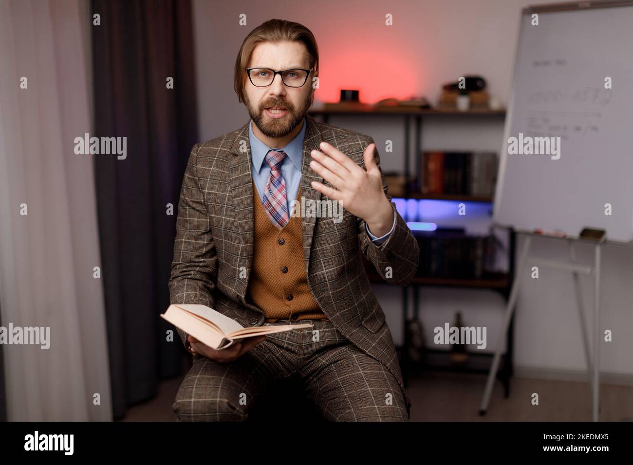 Recording blog hi-res stock photography and images - Alamy