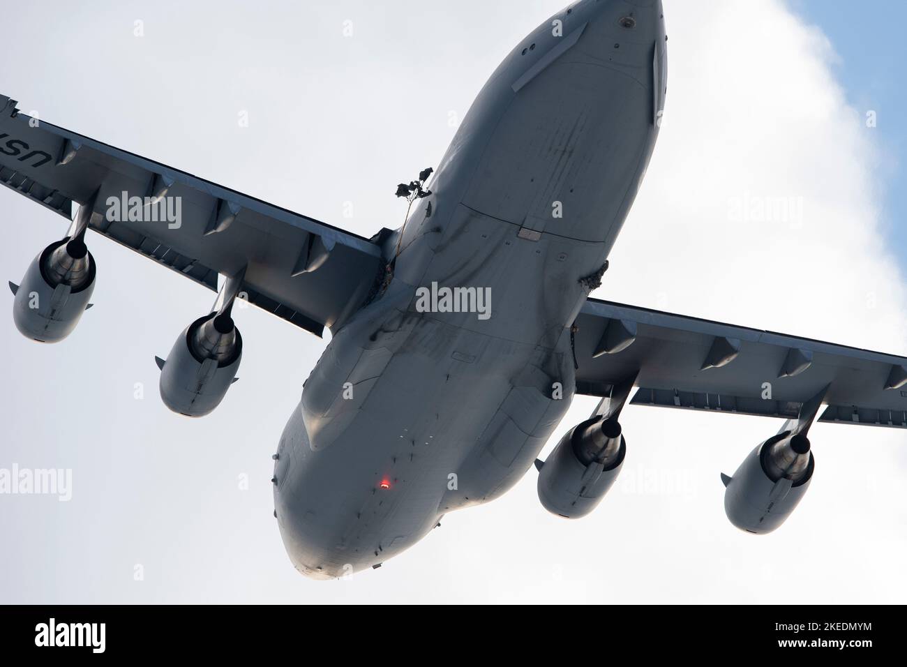 U.S. Army jumpmasters assigned to the 2nd Battalion, 377th Parachute ...