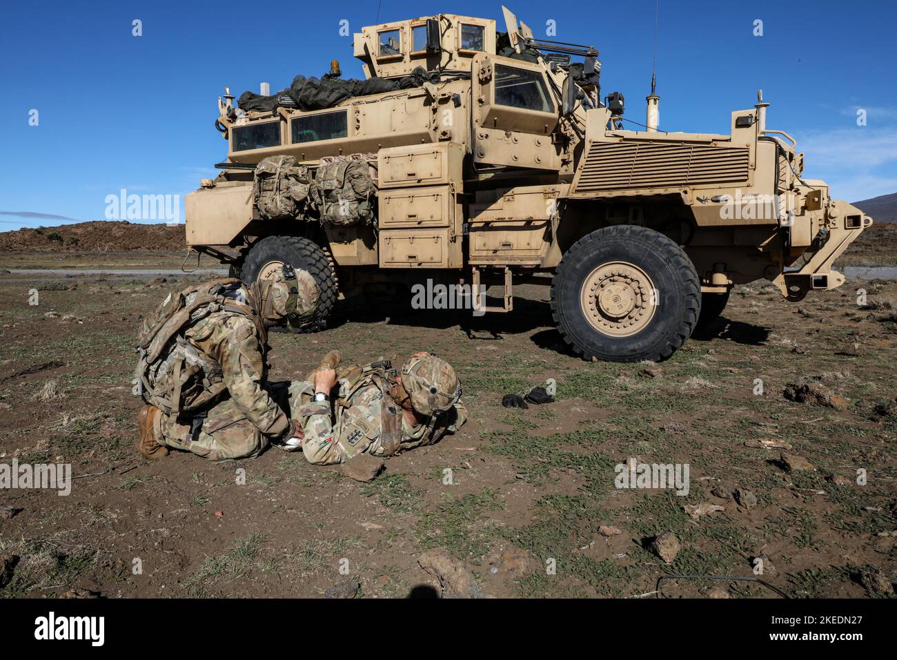 Engineer Soldiers form the 84th Engineer Battalion, 130th Engineer ...