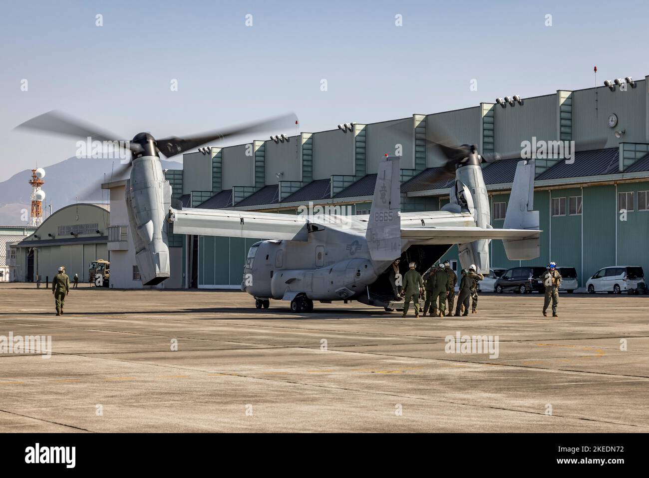 U.S. Marines with Marine Medium Tiltrotor Squadron (VMM) 265 unload ...