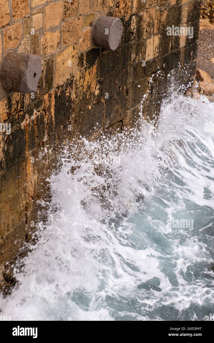 Hitting sea wall hi-res stock photography and images - Alamy