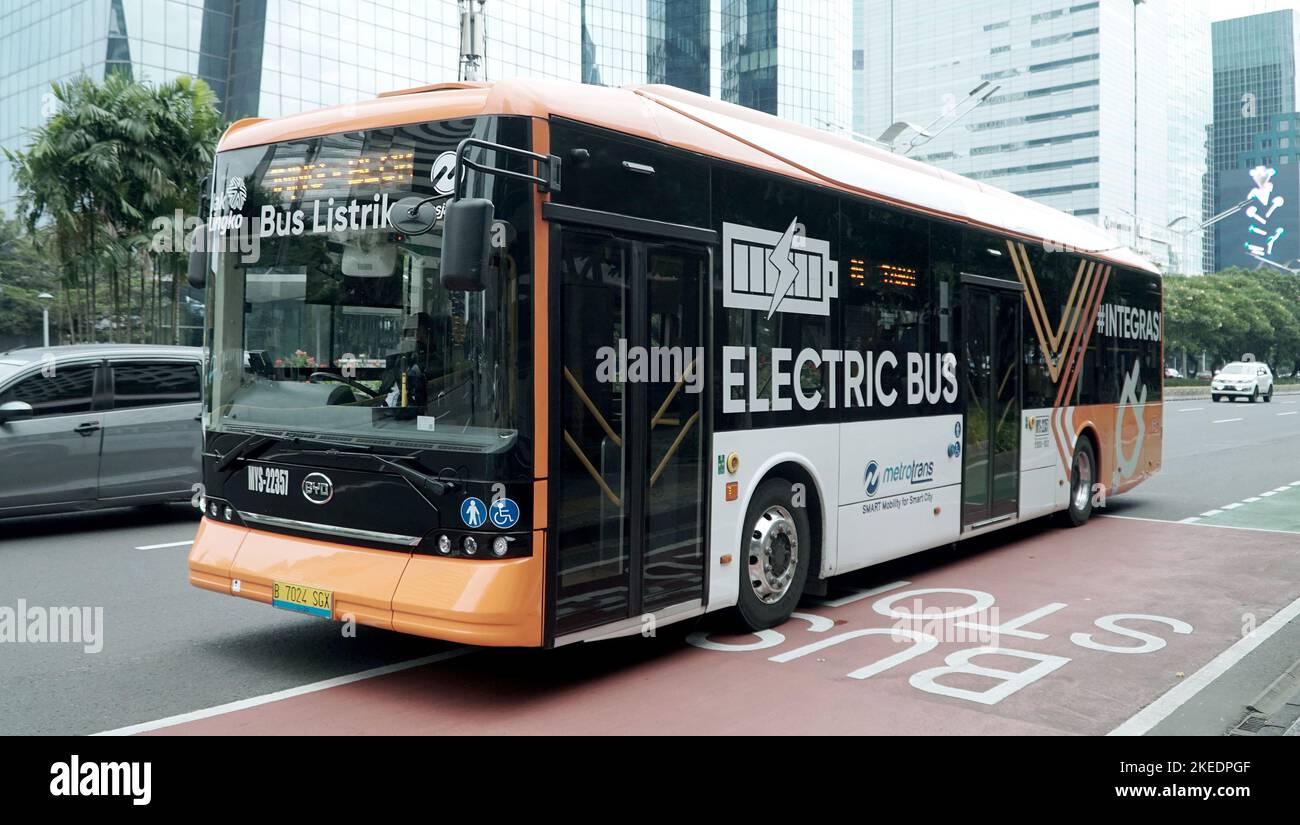 New Transportation vehicle, Trans Metro Bus ,with no polution, electric ...