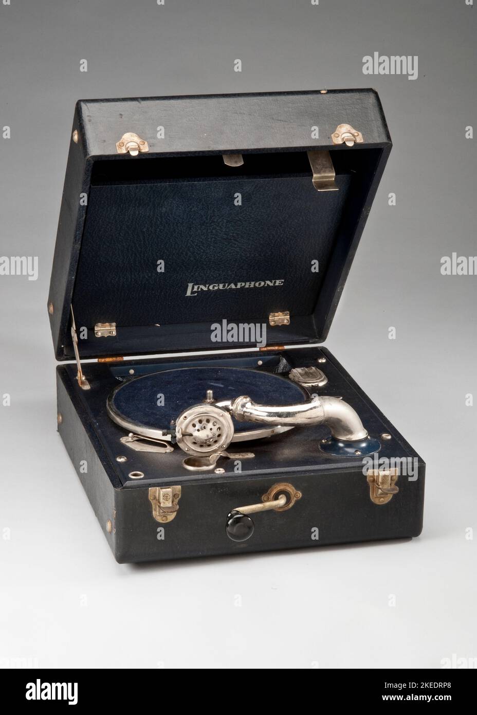 Hand cranked phonograph hi-res stock photography and images - Alamy Hand cranked phonograph hi-res stock photography and images - Alamy